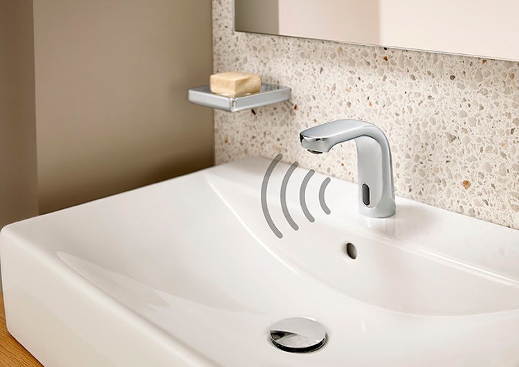 Touchless bathroom solutions for your home: zero contact, maximum ...
